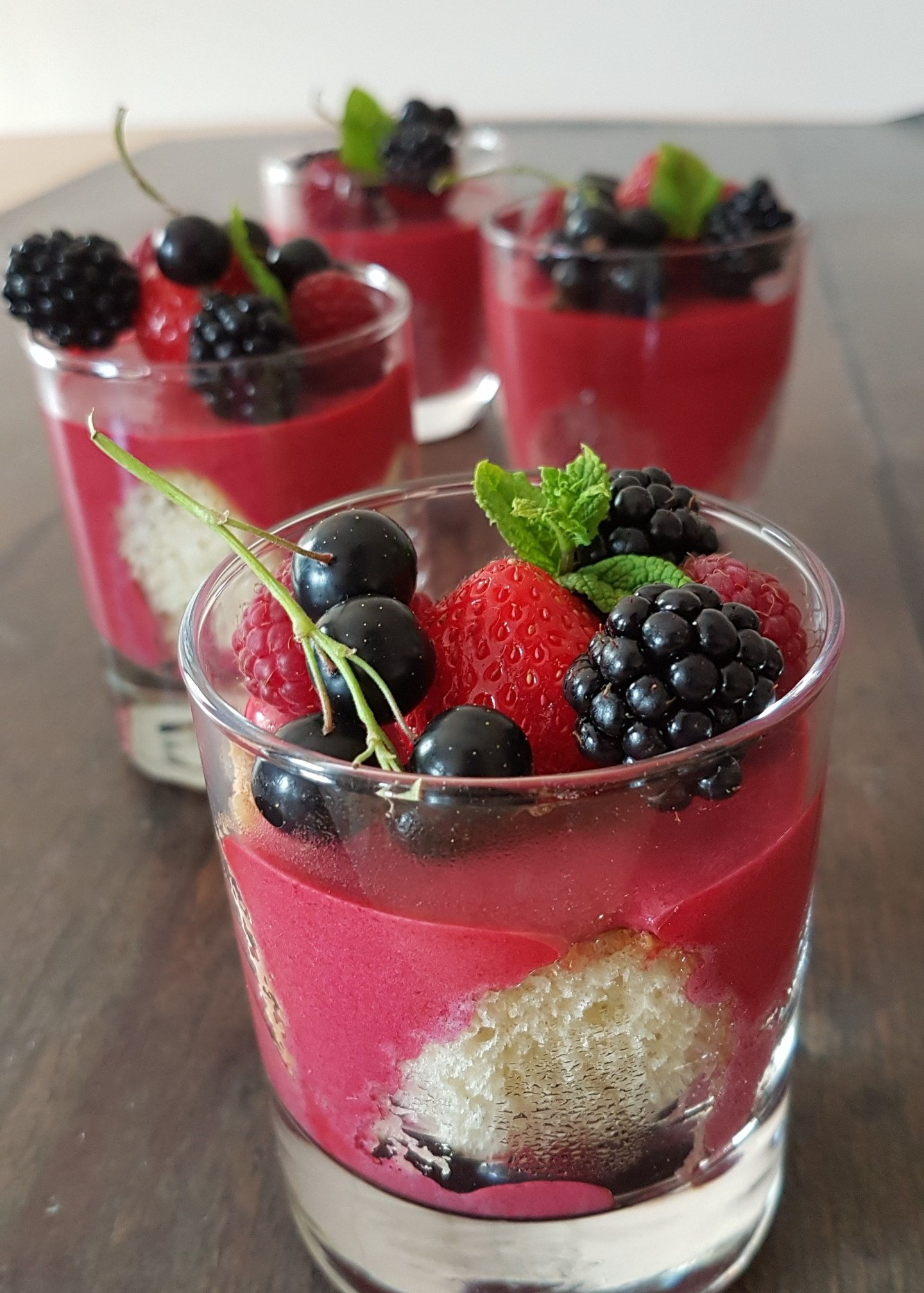 Verrines de mousse de fruits rouges (sans lait) – Cuisine-moi un Fenouil
